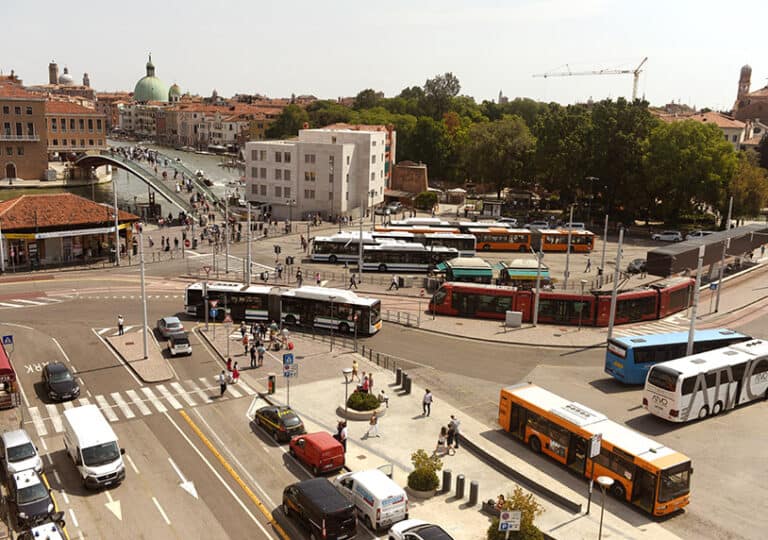 Venice Parking Piazzale Roma - Book and Buy your car park with a Tap.